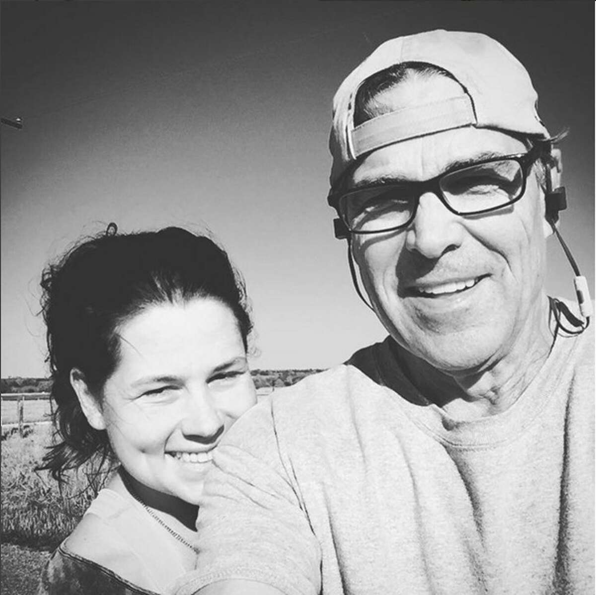 Rick Perry visits Universal Studios with daughter following indictment ...