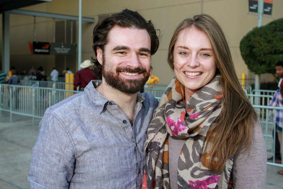 It takes Derulo a while to get the rodeo party started