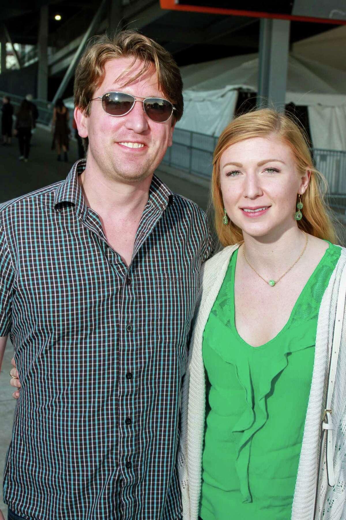 It takes Derulo a while to get the rodeo party started