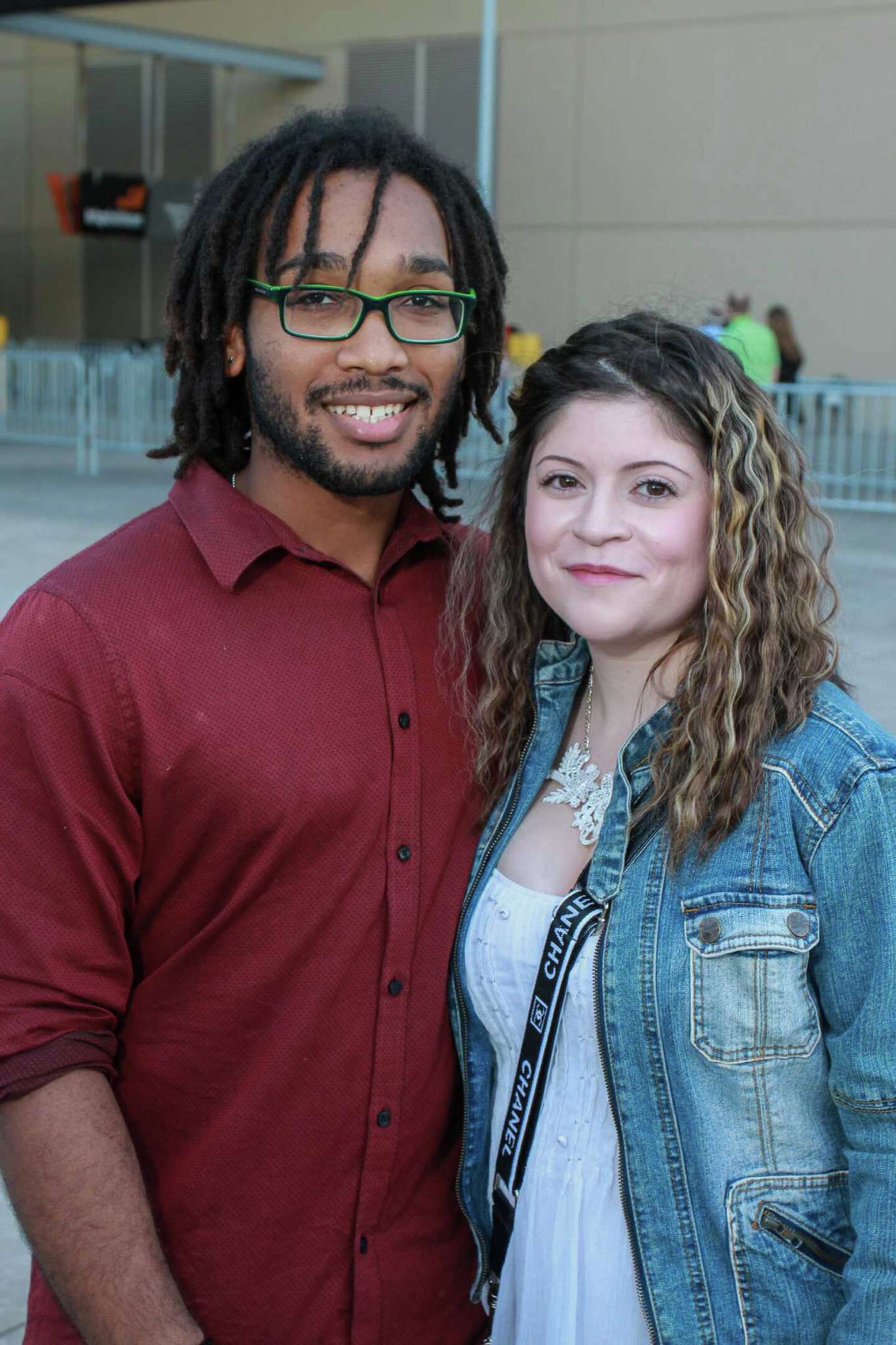 It takes Derulo a while to get the rodeo party started