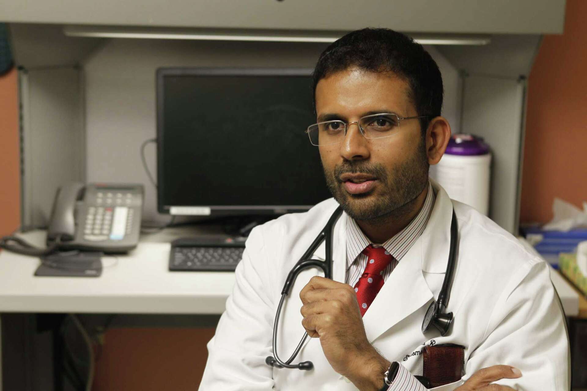 Houston doctors seek solution for patients with rare heart cancer