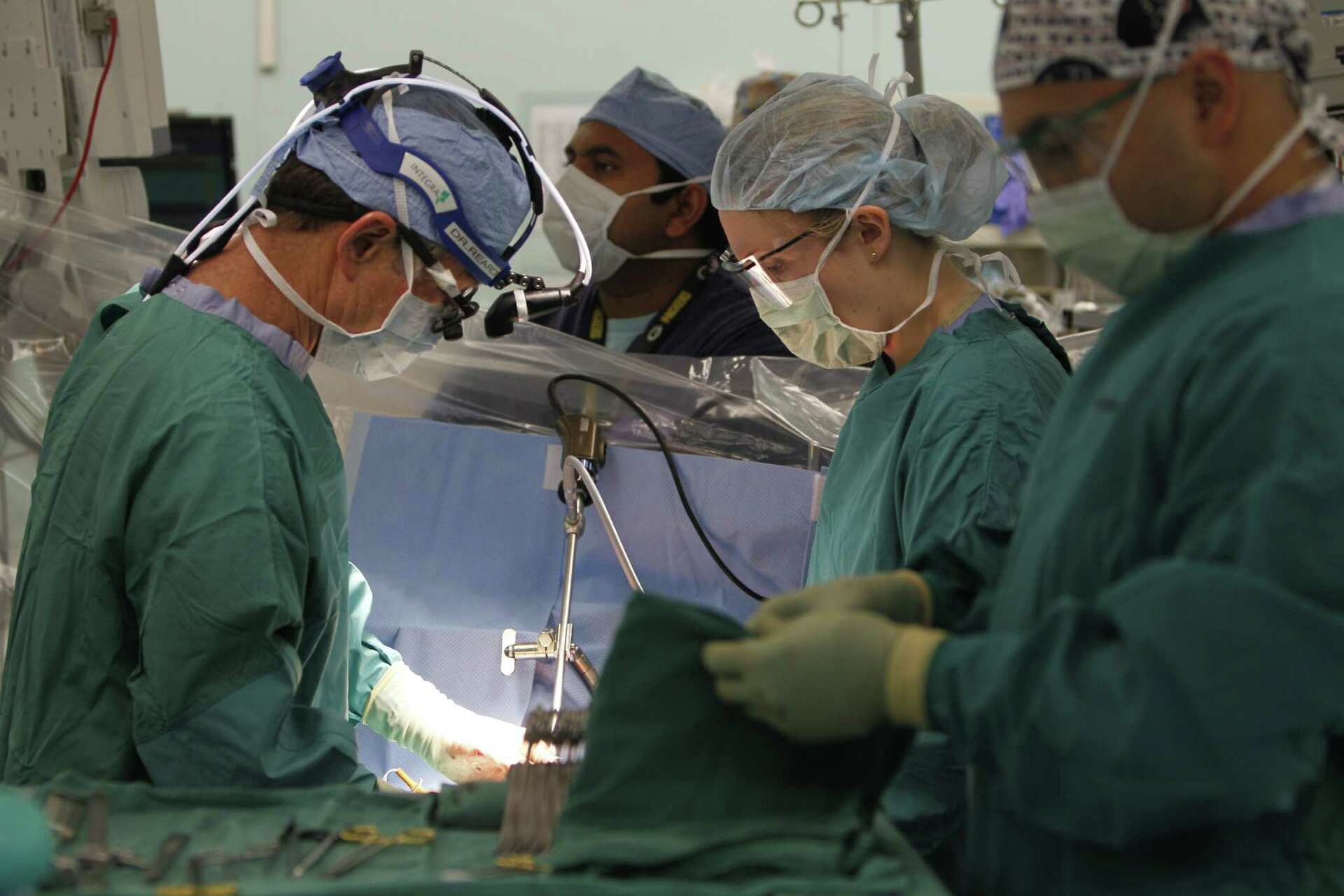 Houston doctors seek solution for patients with rare heart cancer