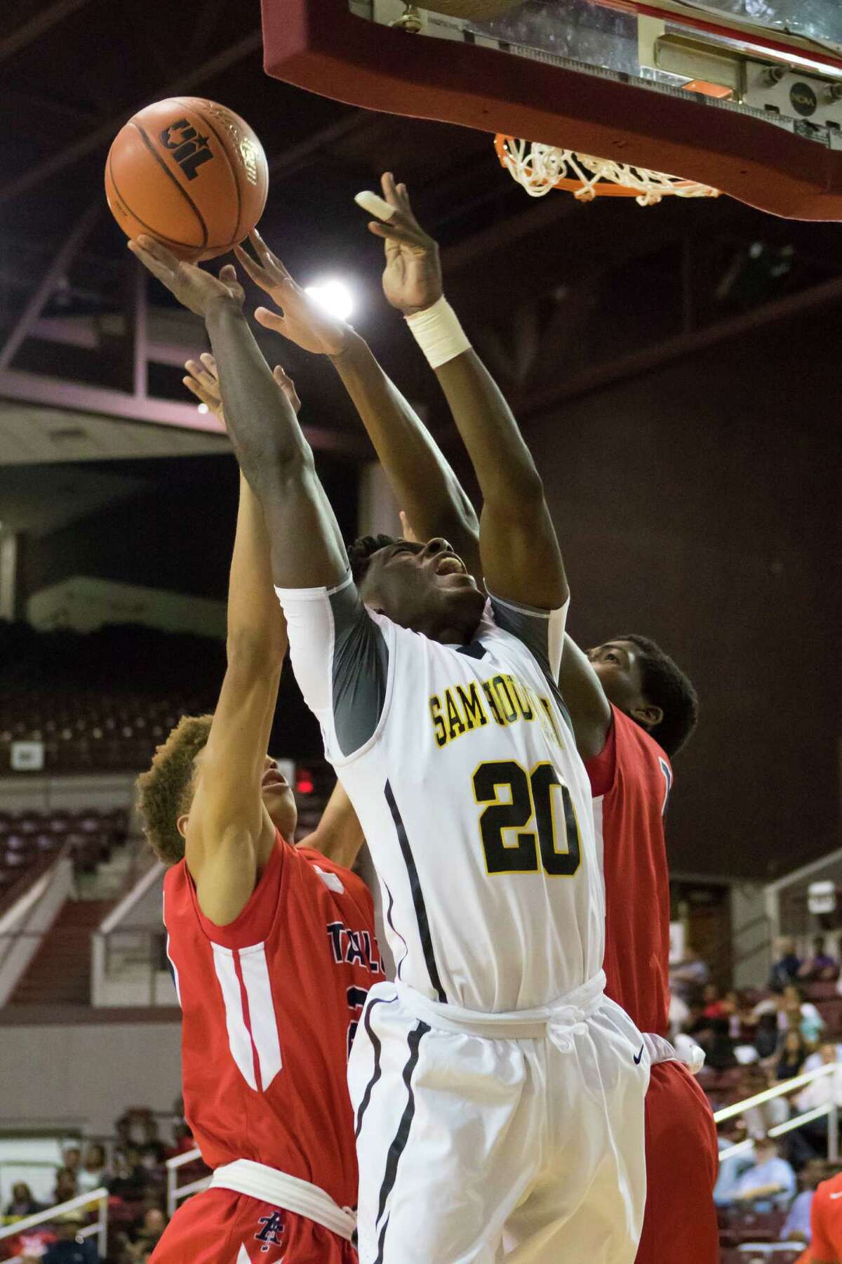 Sam Houston 83, Cypress Lakes 77