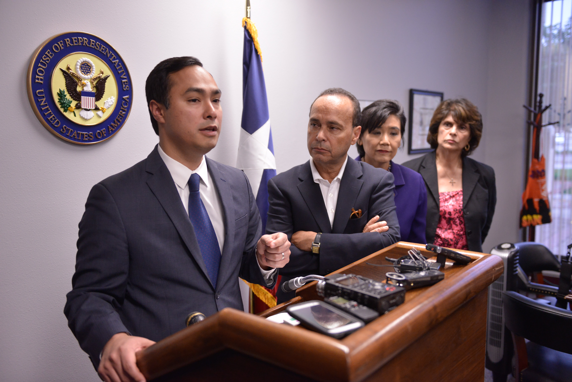 Castro brothers entertain at D.C. Gridiron charity show