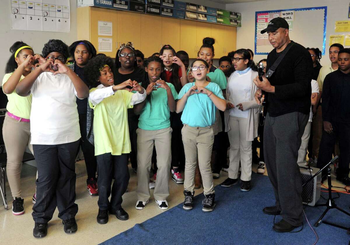 Ex-Yankee Williams makes musical return to Tisdale School