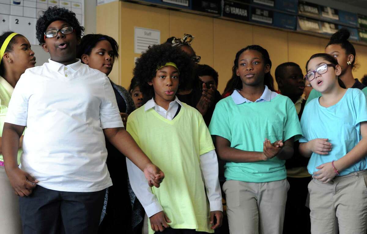 Ex-Yankee Williams makes musical return to Tisdale School