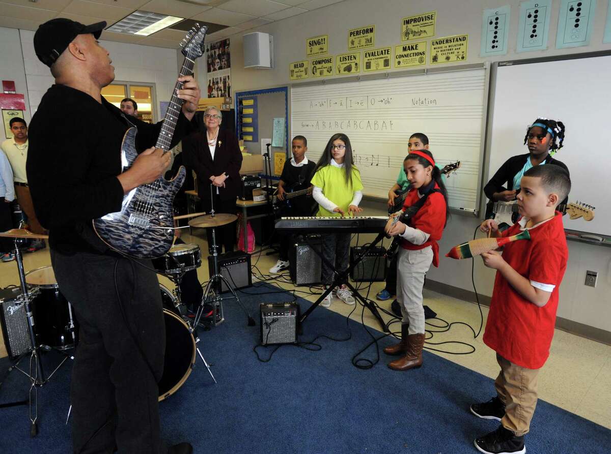 Ex-Yankee Williams makes musical return to Tisdale School