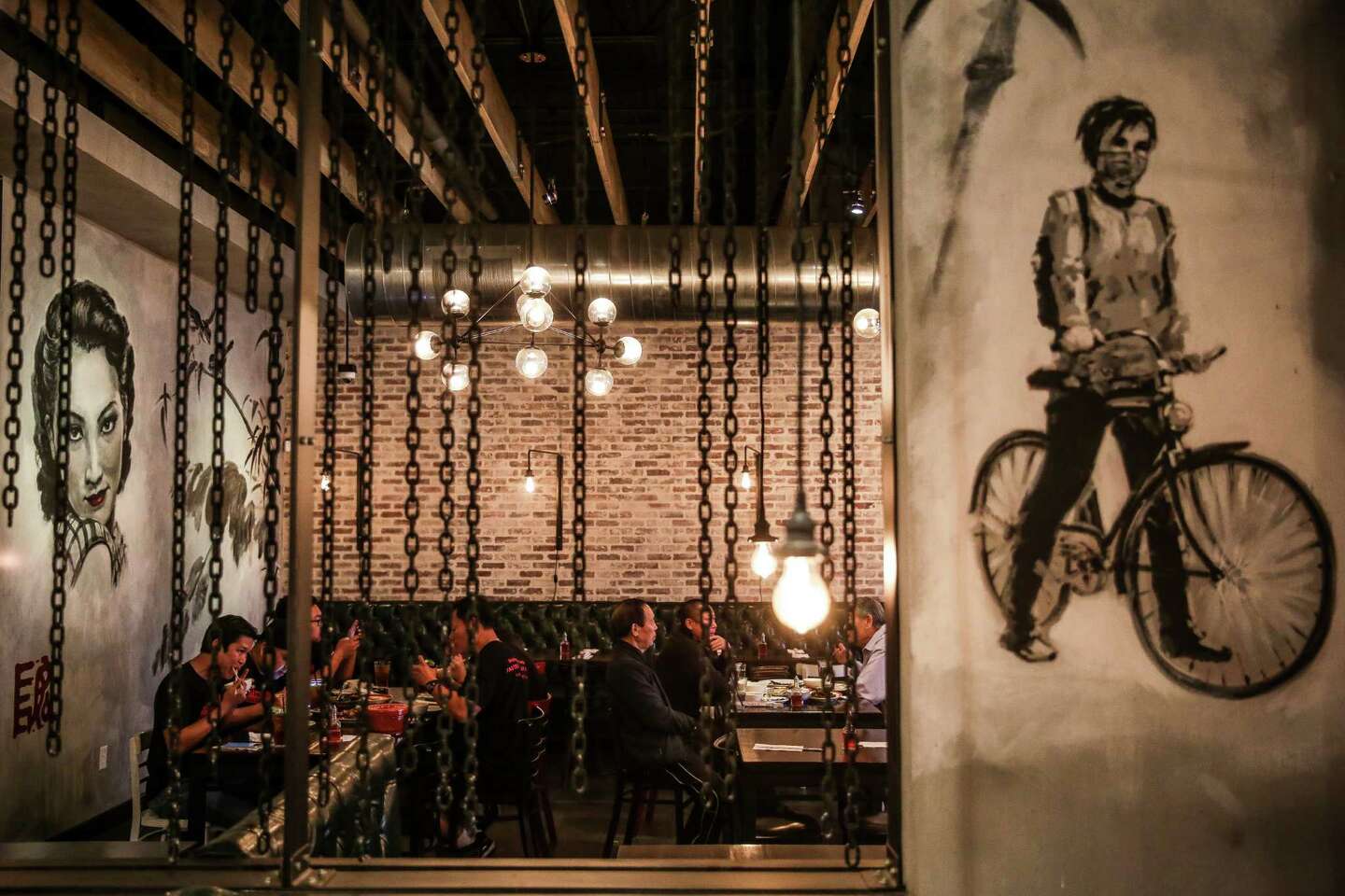 Review: Mein in Chinatown both affordable and glamorous