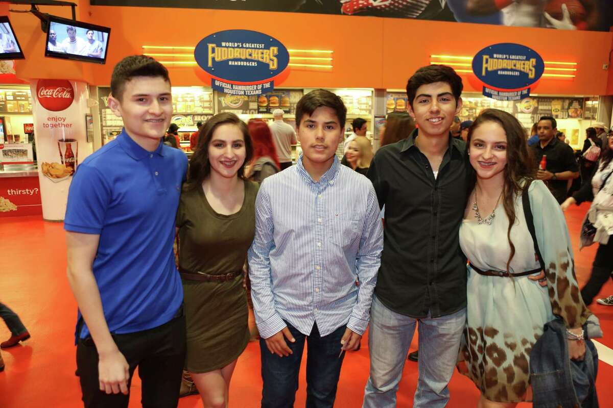 Pitbull brings the same party back to the rodeo