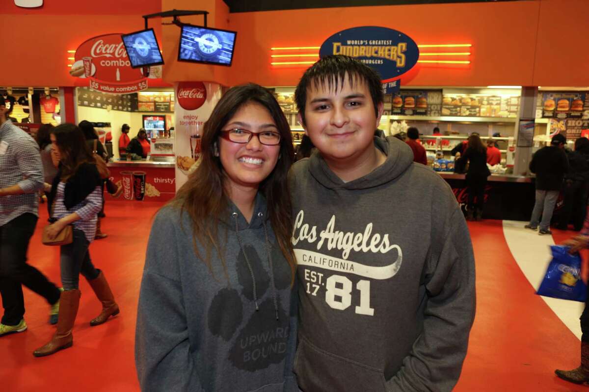 Pitbull brings the same party back to the rodeo