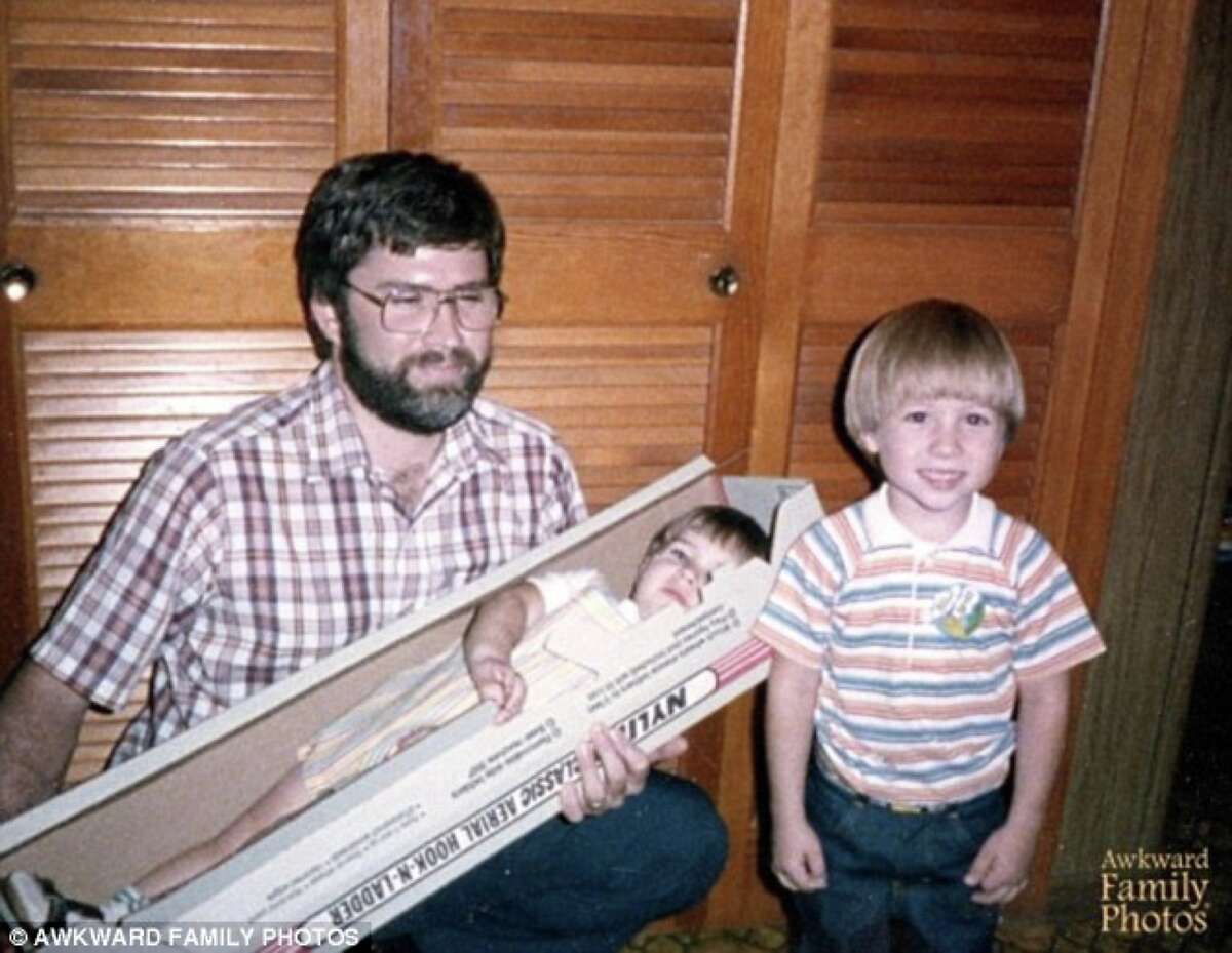 How are we related? Hilarious photos show awkward moments between brothers