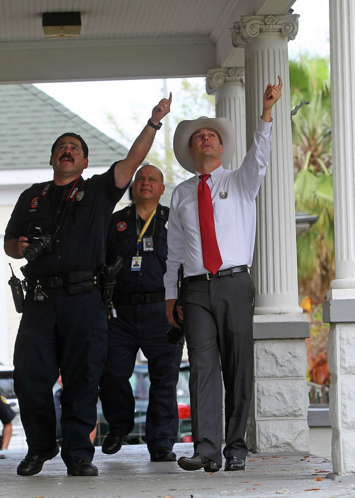 Police, Texas Rangers investigating shooting of state senator's Houston office