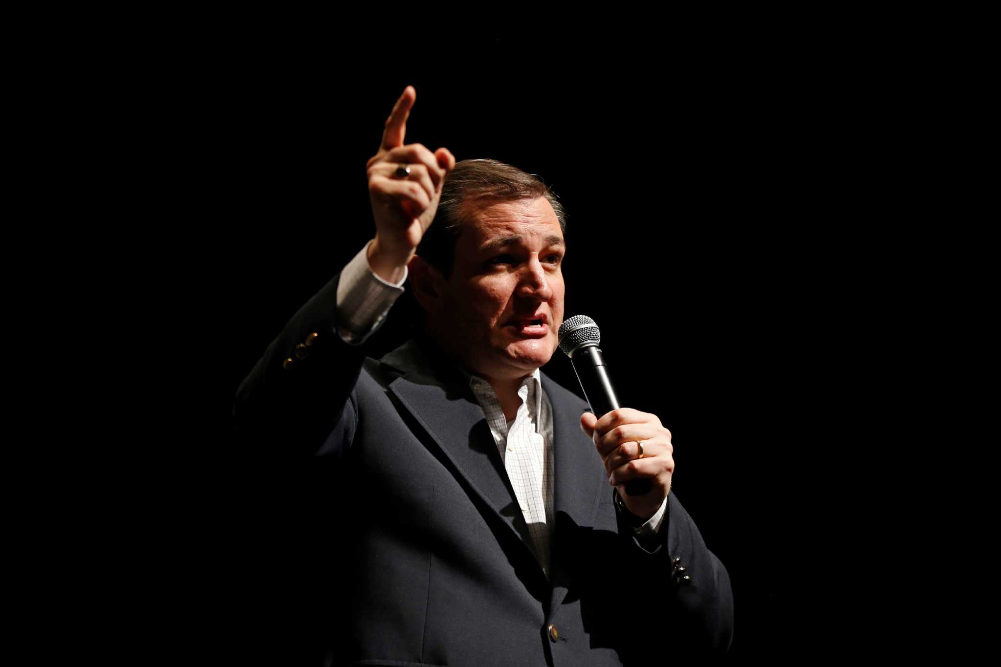 Well-heeled anti-Trump PAC campaigns give Cruz a boost