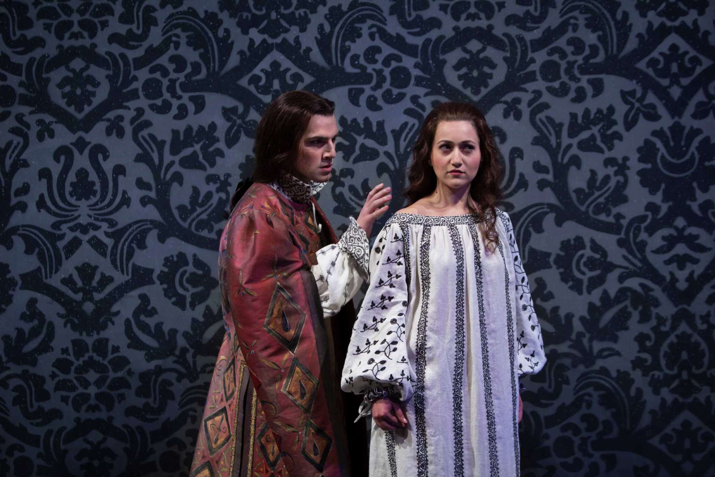 A bridge for operatic beginnings