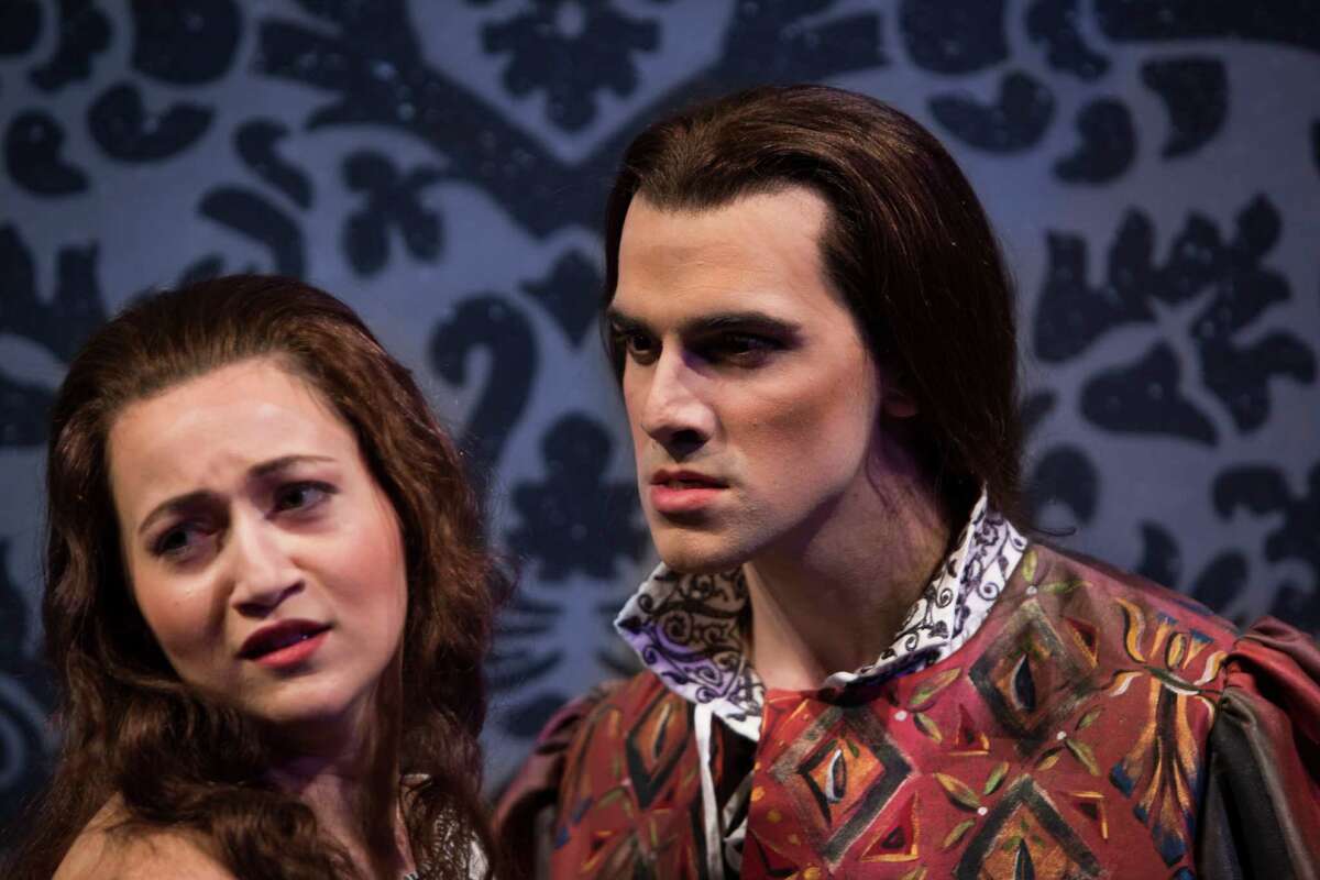 A bridge for operatic beginnings