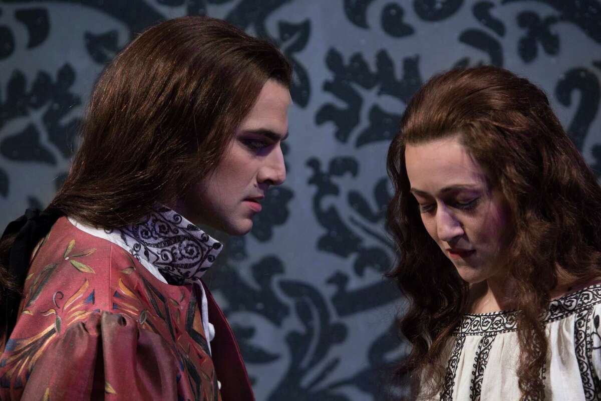 A bridge for operatic beginnings