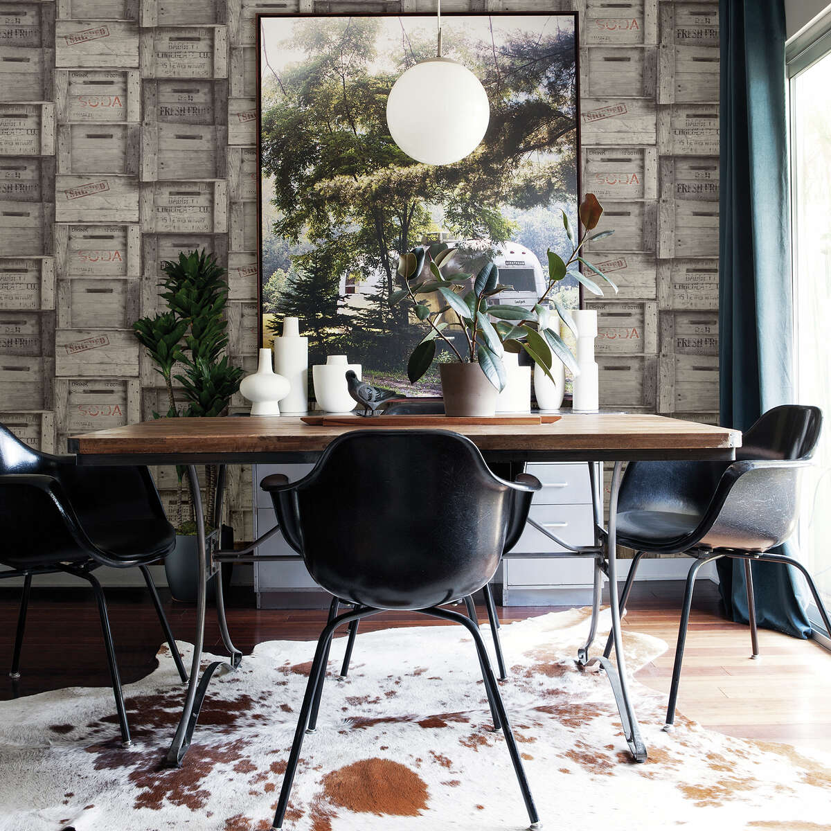 Industrial-chic wallpaper makes the new look old