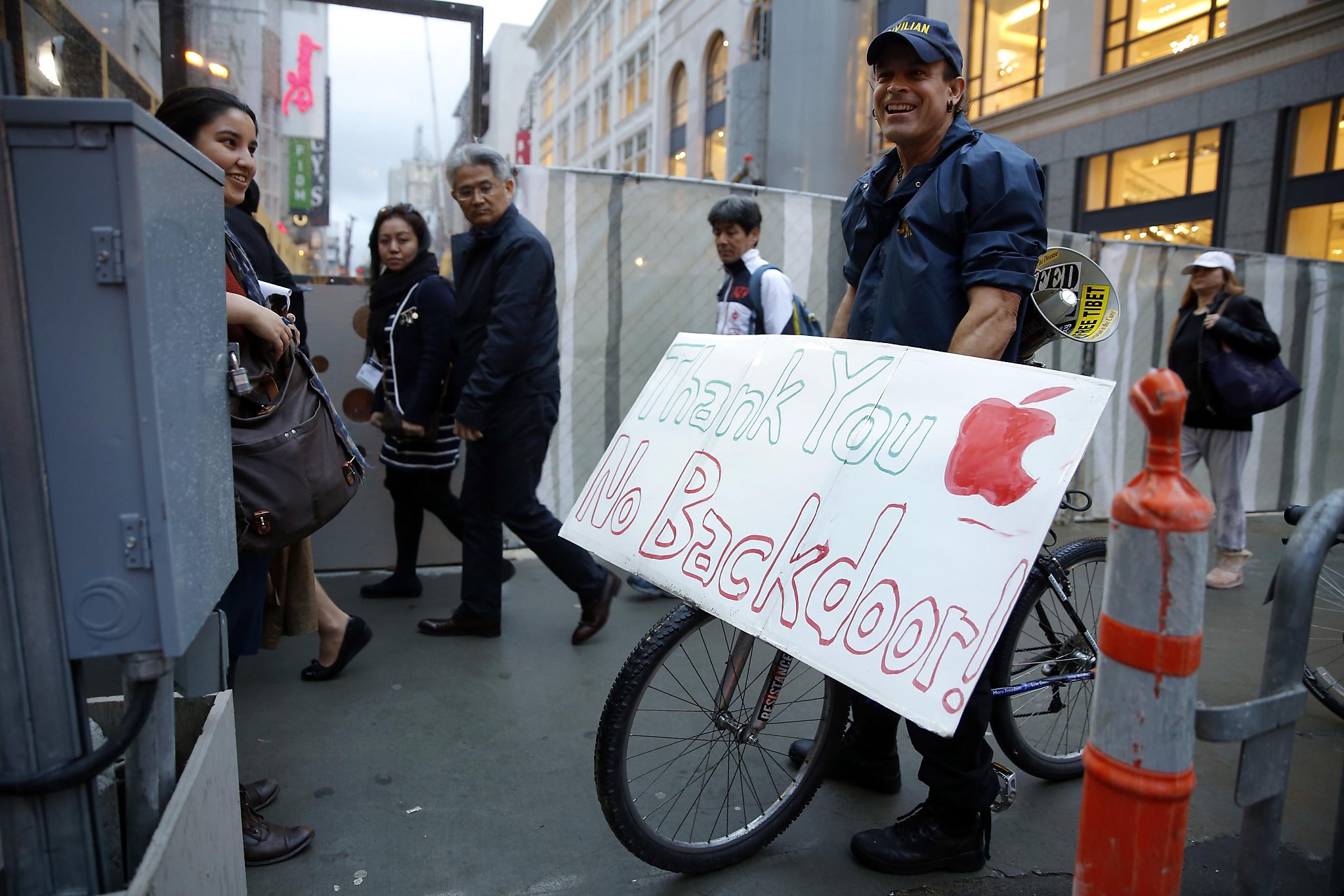 In fight between Apple and the government, whom do you trust?