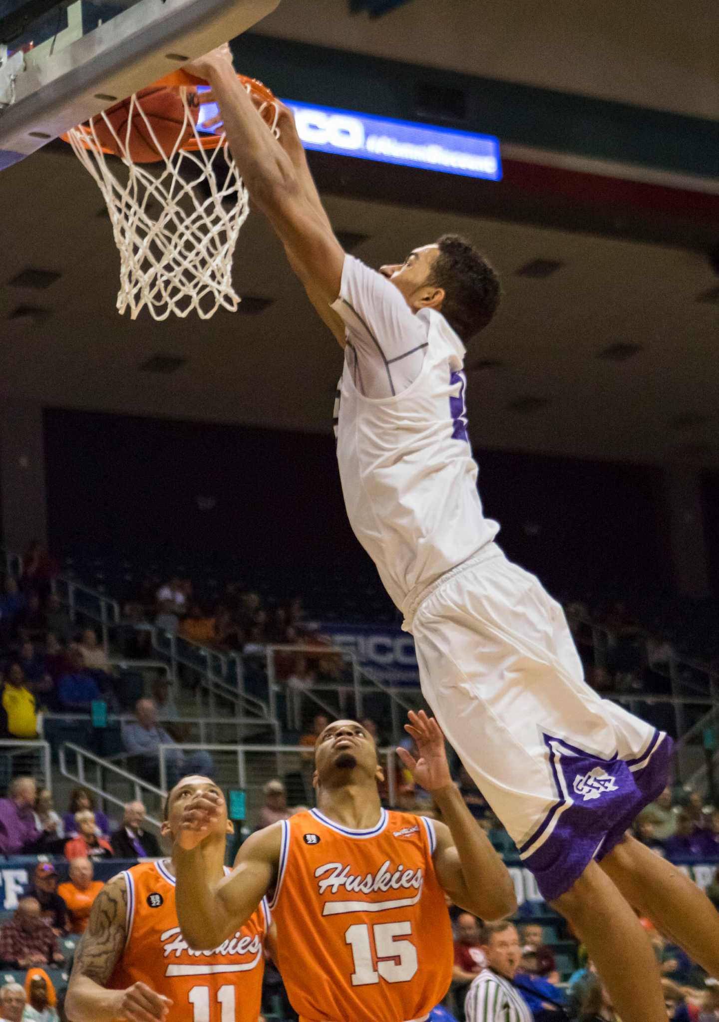 SFA blows past HBU in Southland tourney