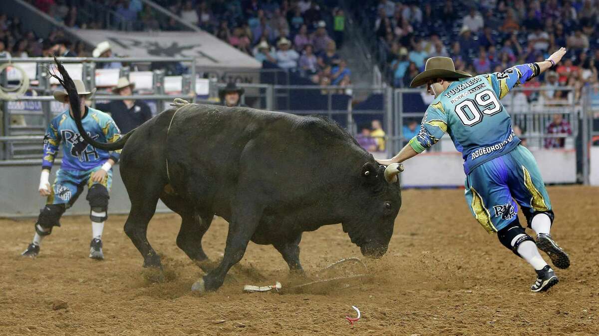 For bullfighters and rodeo riders, a life of scars and stories