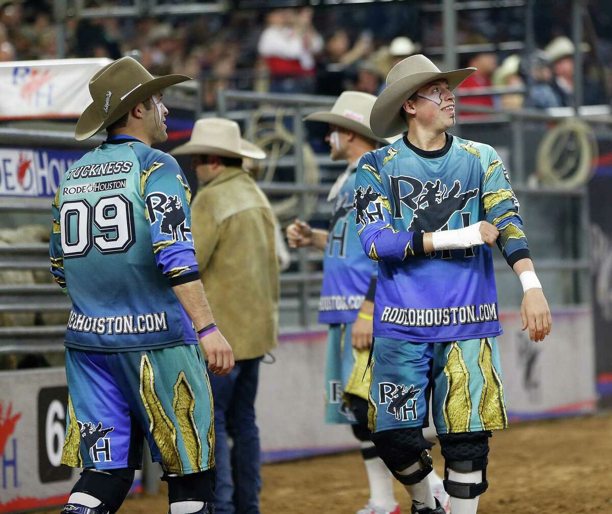 Bareback rider Caleb Bennett dominates Super Series IV at RodeoHouston
