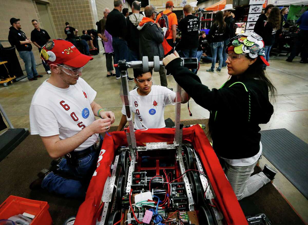 FIRST Robotics Competition teaches students skills, lets them have fun