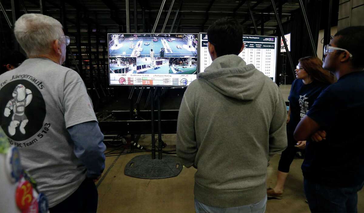 FIRST Robotics Competition teaches students skills, lets them have fun