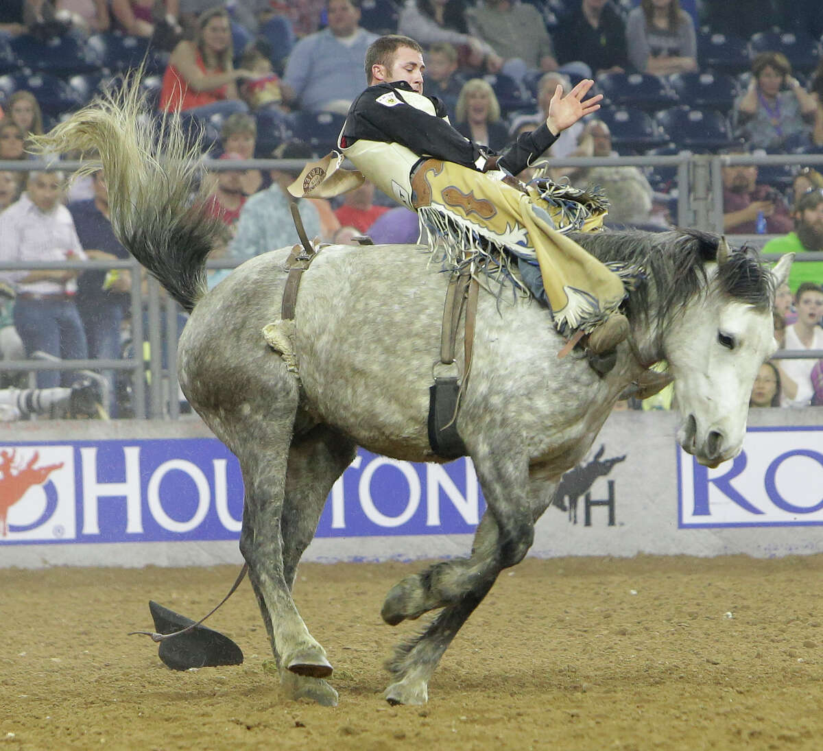 Texas man rides horse into Taco Bell