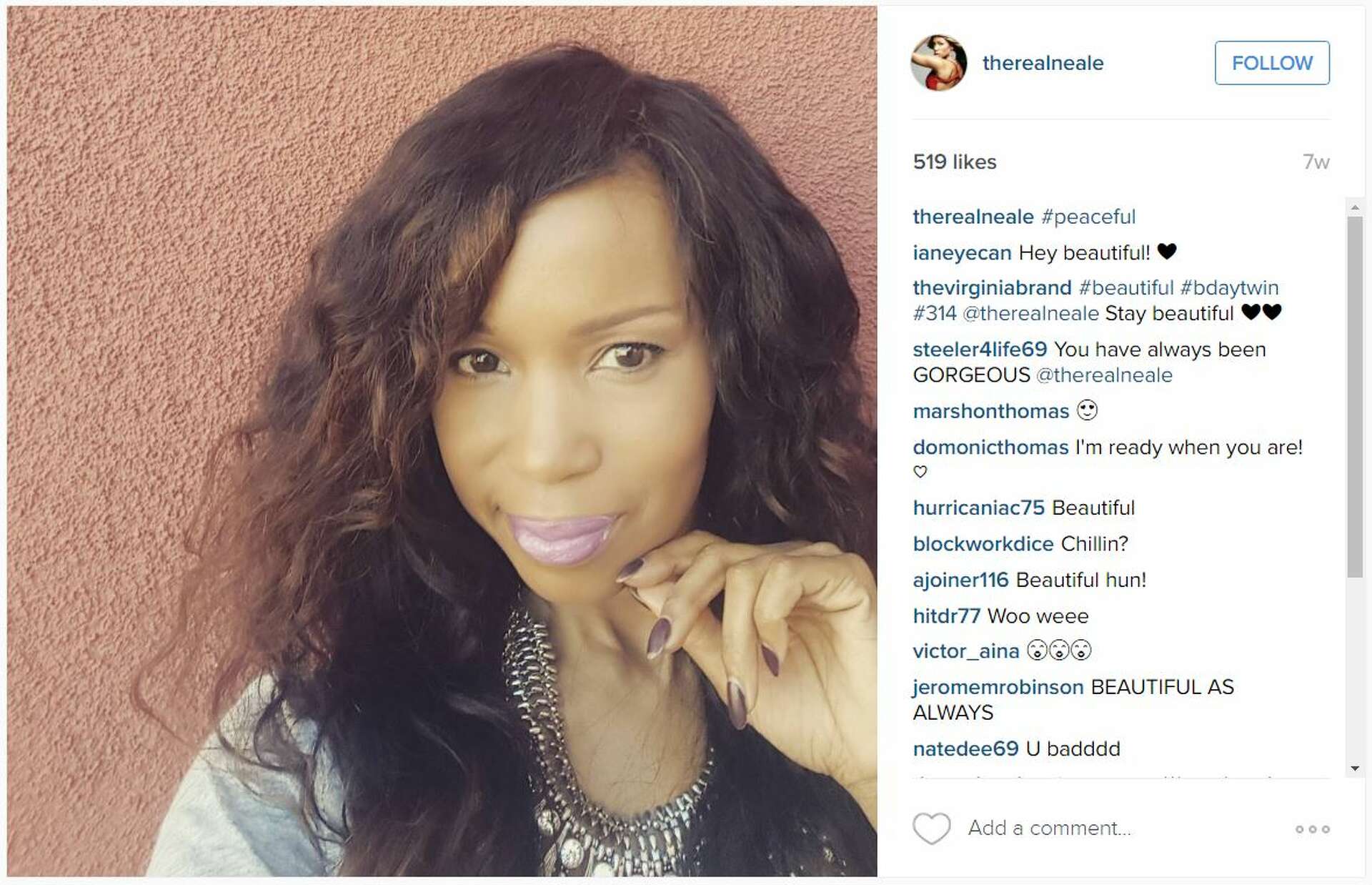 Actress Elise Neal, 50, shows off curvy figure in black bikini, proves ...