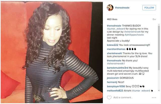 Actress Elise Neal, 50, shows off curvy figure in black bikini, proves ...