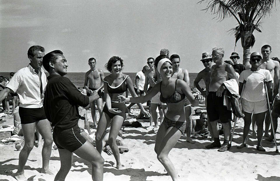 Vintage photos show spring break hasn't changed much