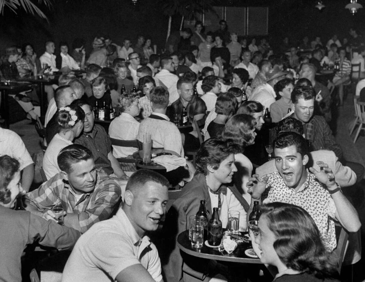 Vintage photos show spring break hasn't changed much