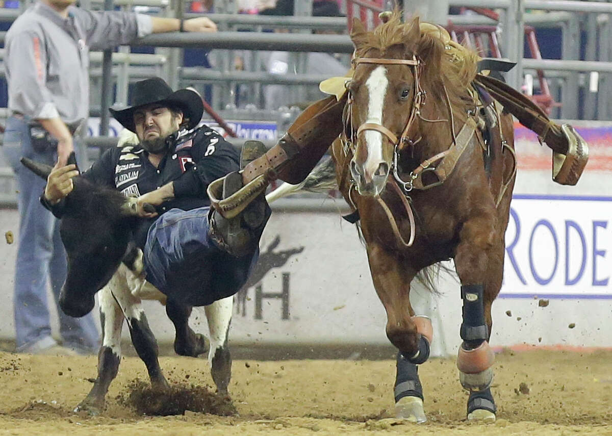 Texas man rides horse into Taco Bell