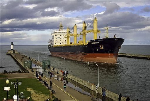 Cargo ship, crew stuck outside Minnesota harbor nearly month