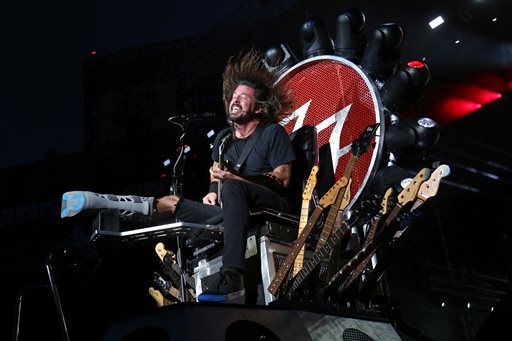 Foo Fighters, Natalie Portman also cancel events in Paris