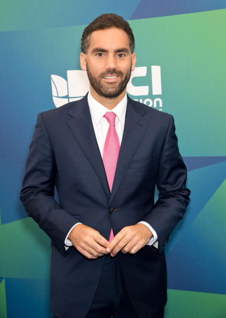 16 of the hottest Latino journalists in the United States and beyond