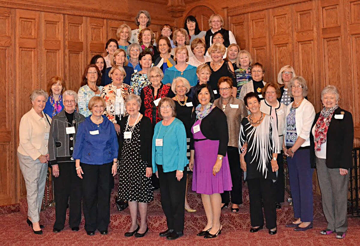 Zoe Club celebrates 75th, donates $5,000 to nonprofits