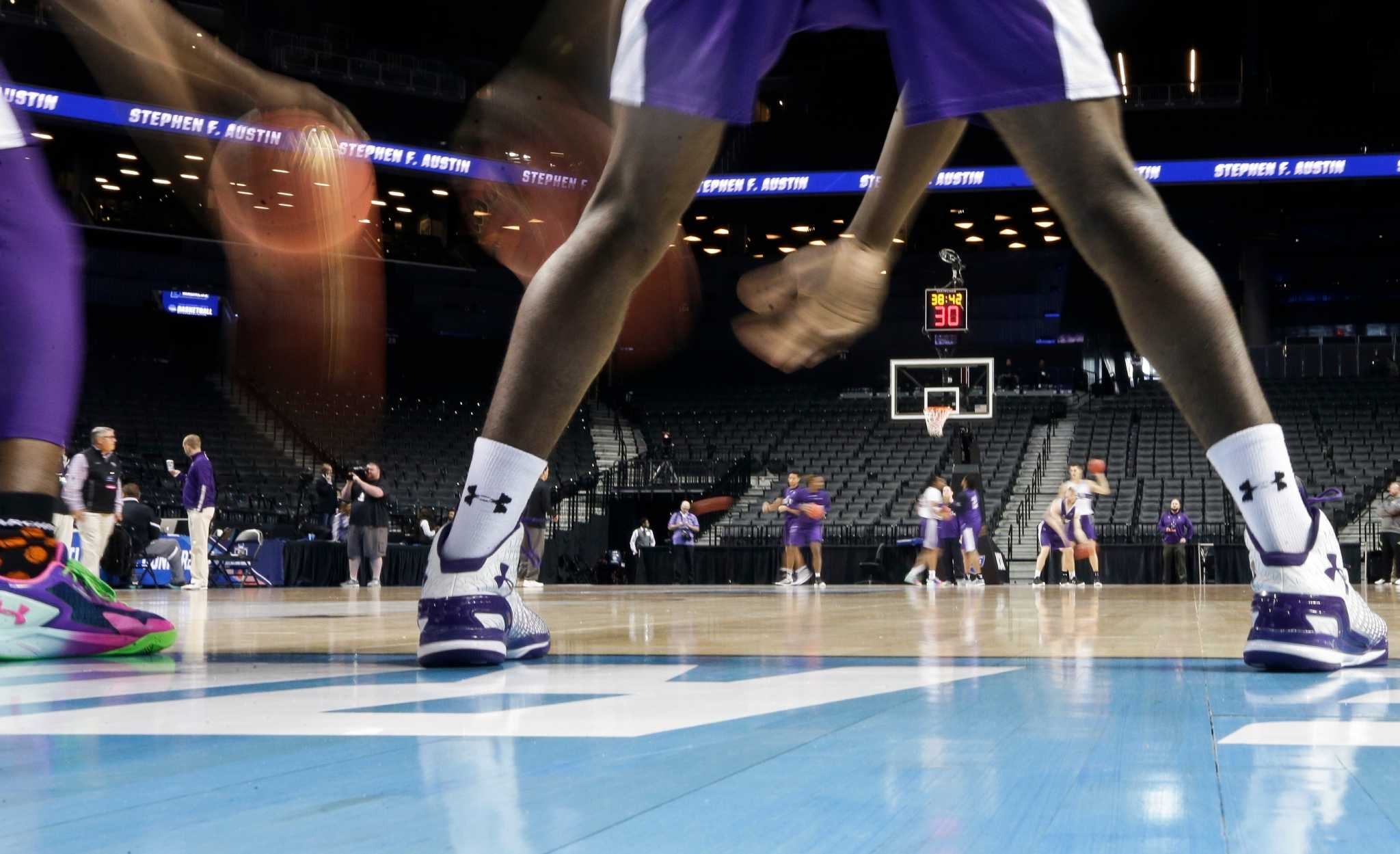 Longtime pals pit similar-type teams in Stephen F. Austin, West Virginia