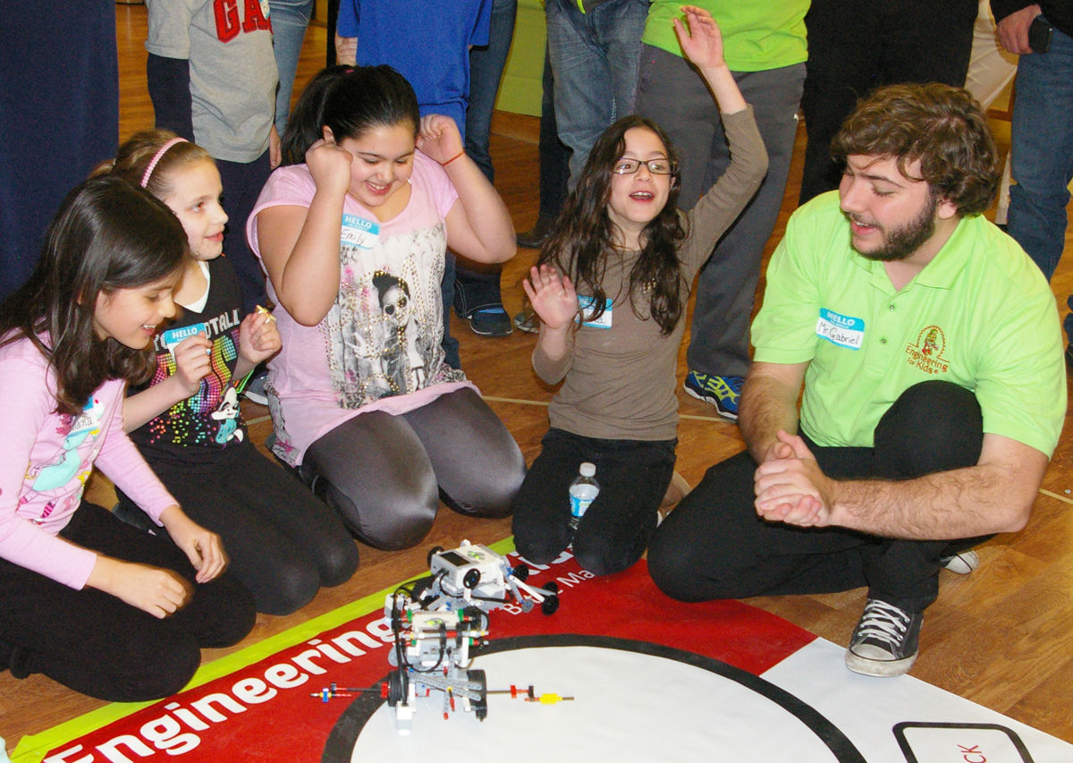 Engineering for Kids program greeted with enthusiasm