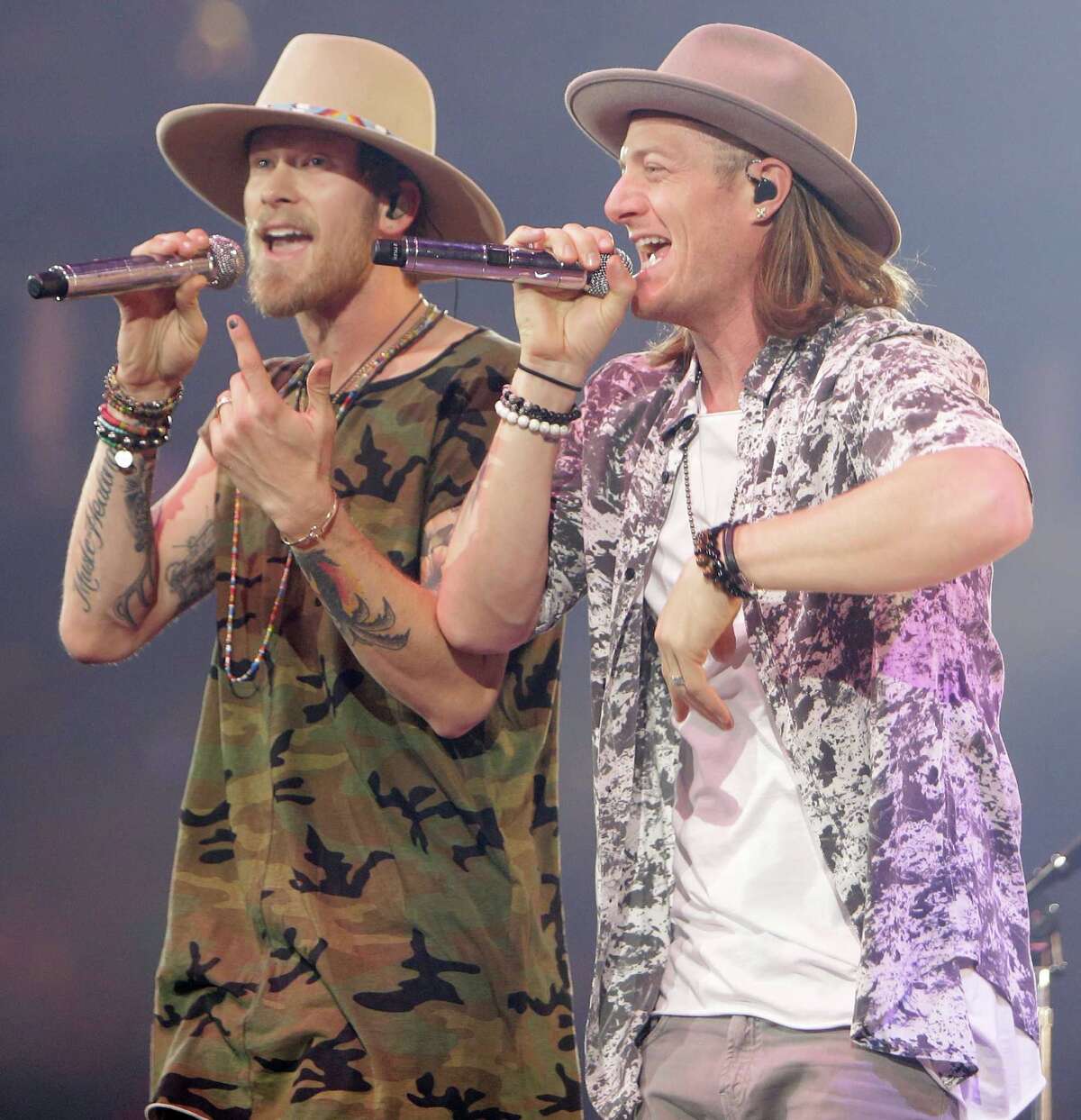 Florida Georgia Line engages fans with genre-hopping sound