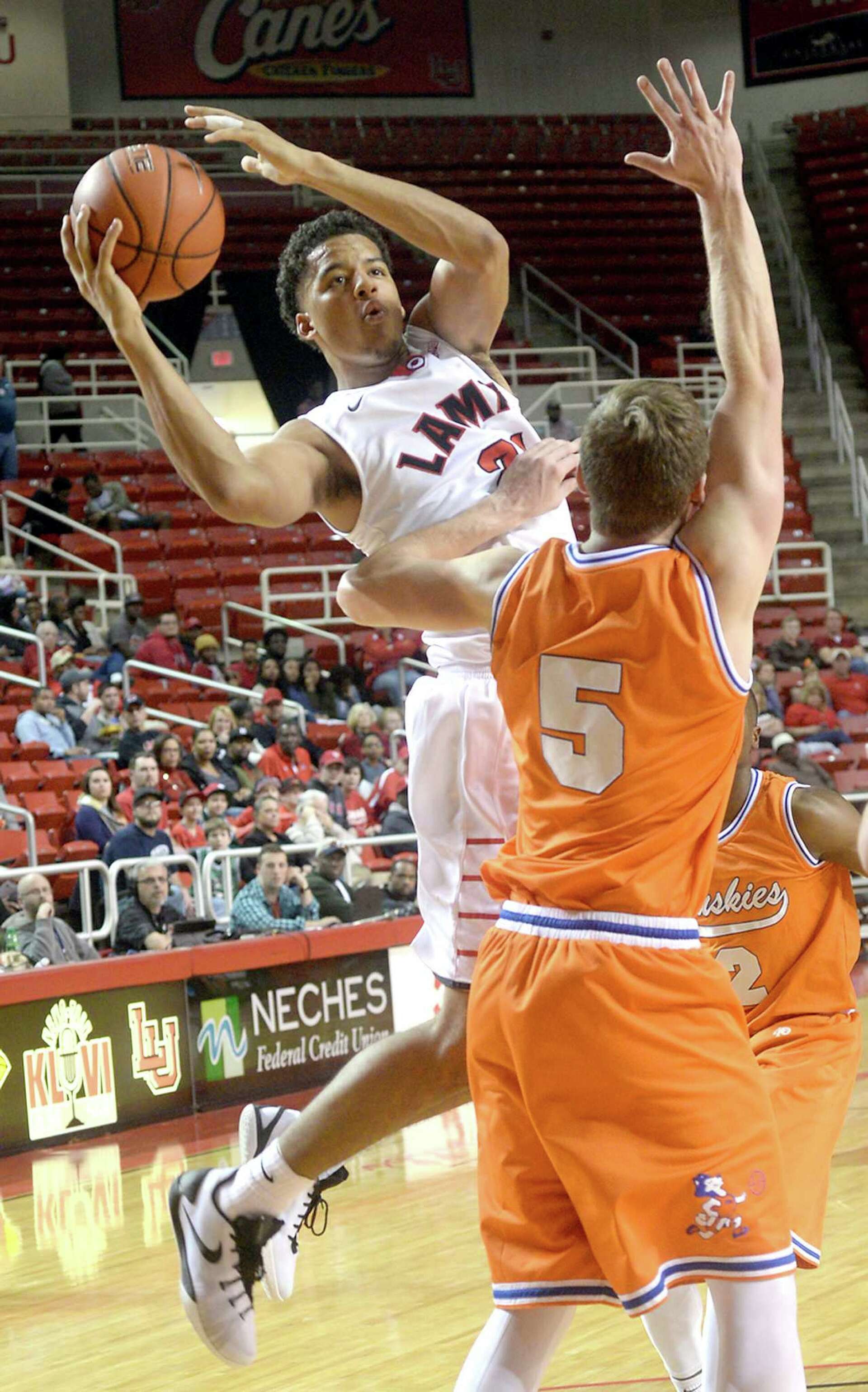 Lamar adjusts basketball lineup as 3 players depart team