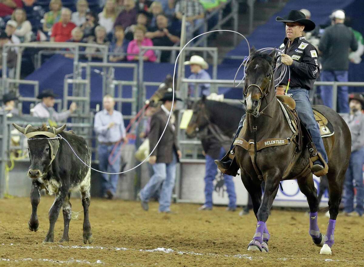 Texas man rides horse into Taco Bell