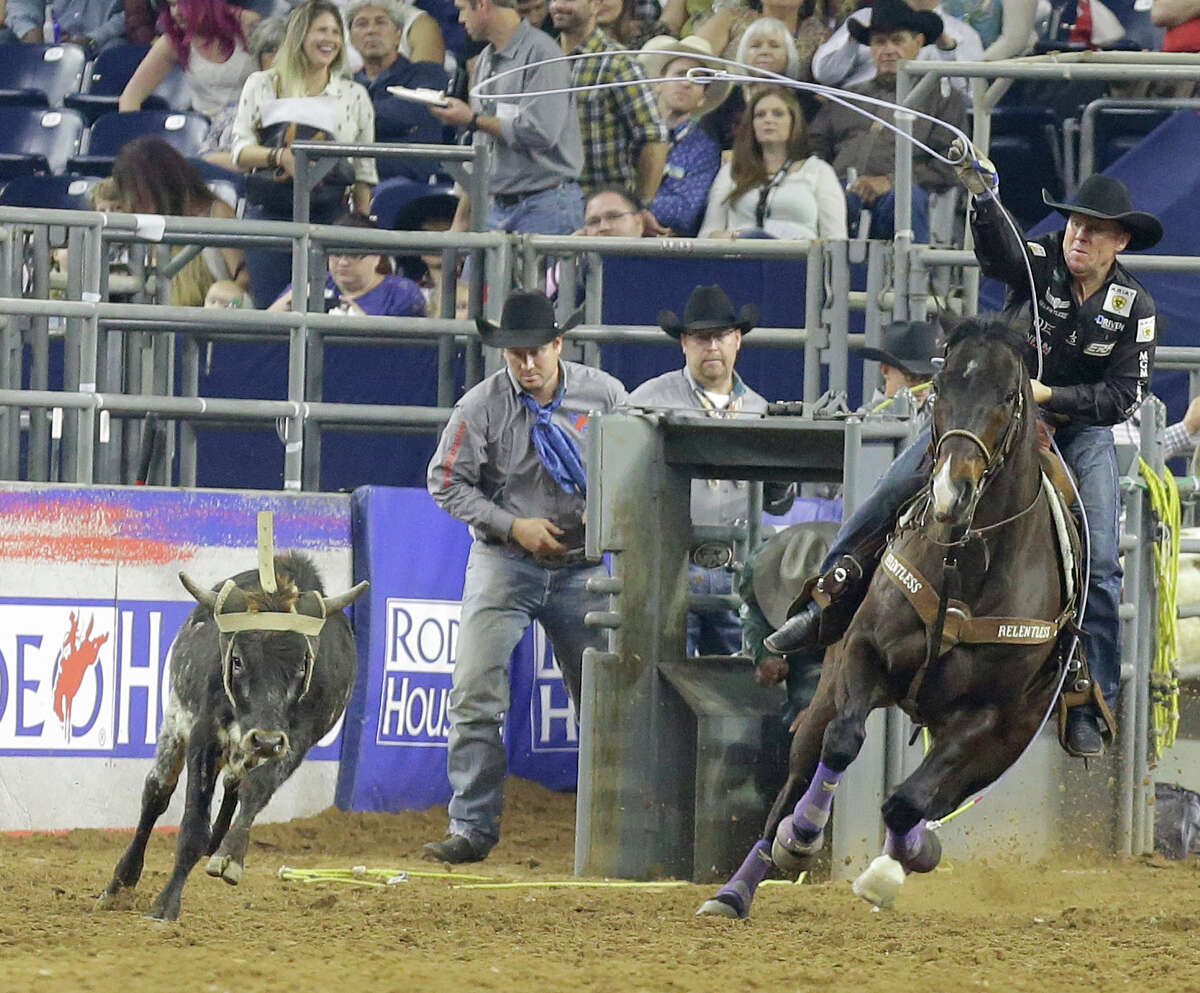 Texas man rides horse into Taco Bell