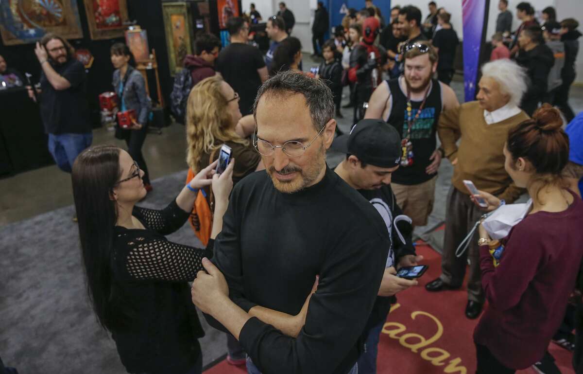 Cosplayers shine at Silicon Valley Comic Con