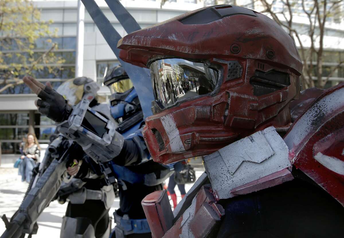 Cosplayers shine at Silicon Valley Comic Con