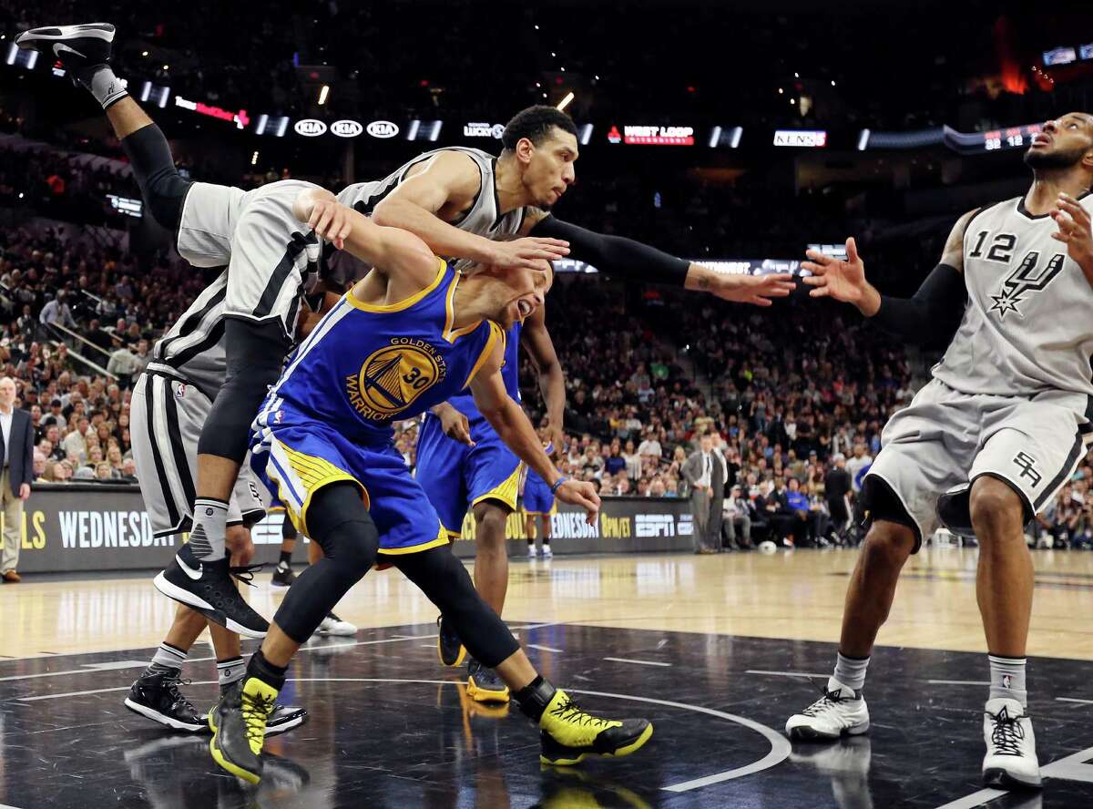 Spurs make Curry look mortal