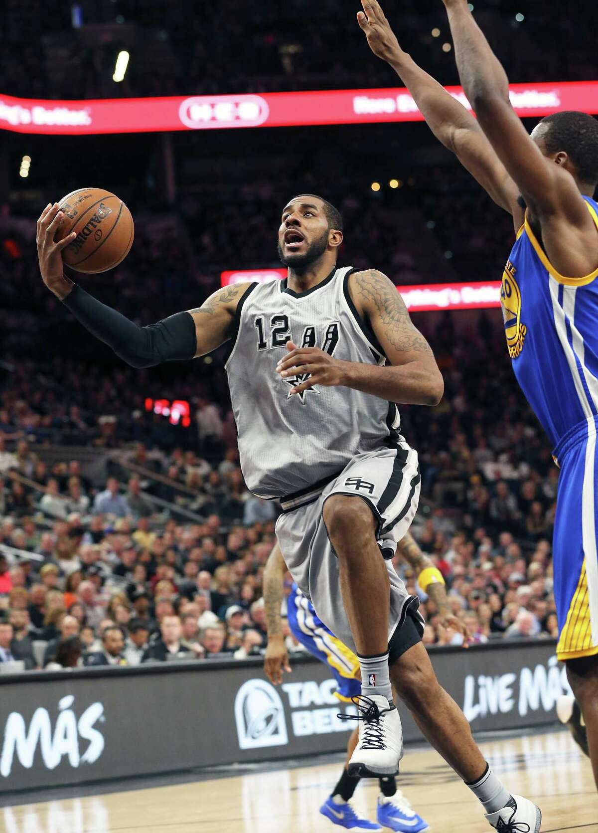 Spurs make Curry look mortal