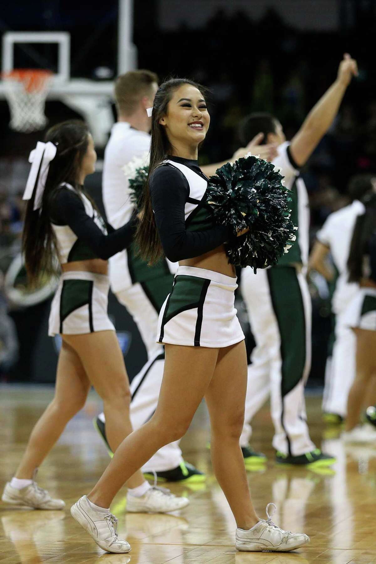 Cheerleader checklist at University of Washington offends many who ...