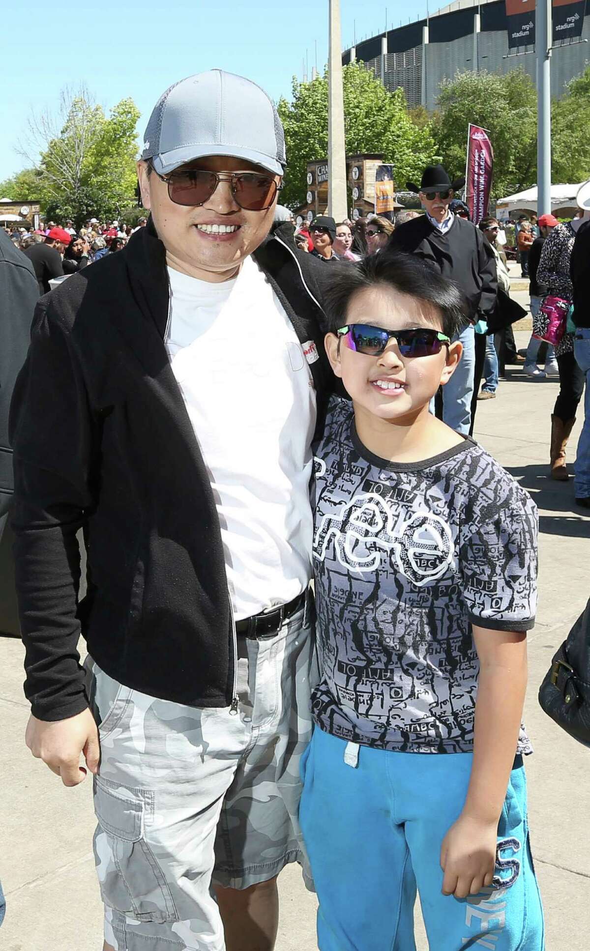 Keith Urban fans meet up where the blacktop ends at RodeoHouston