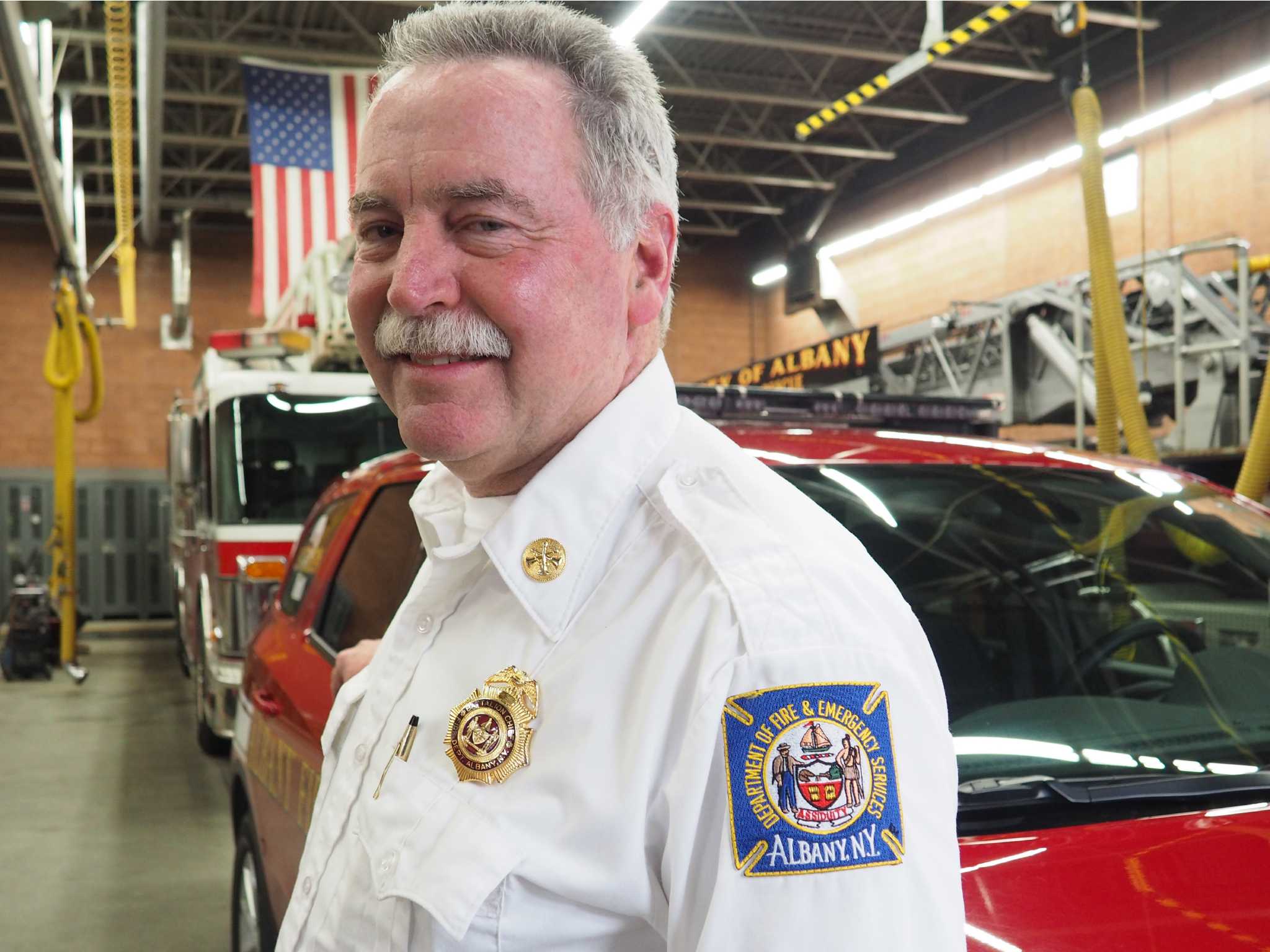 Firefighters say goodbye to chief who served for 40 years